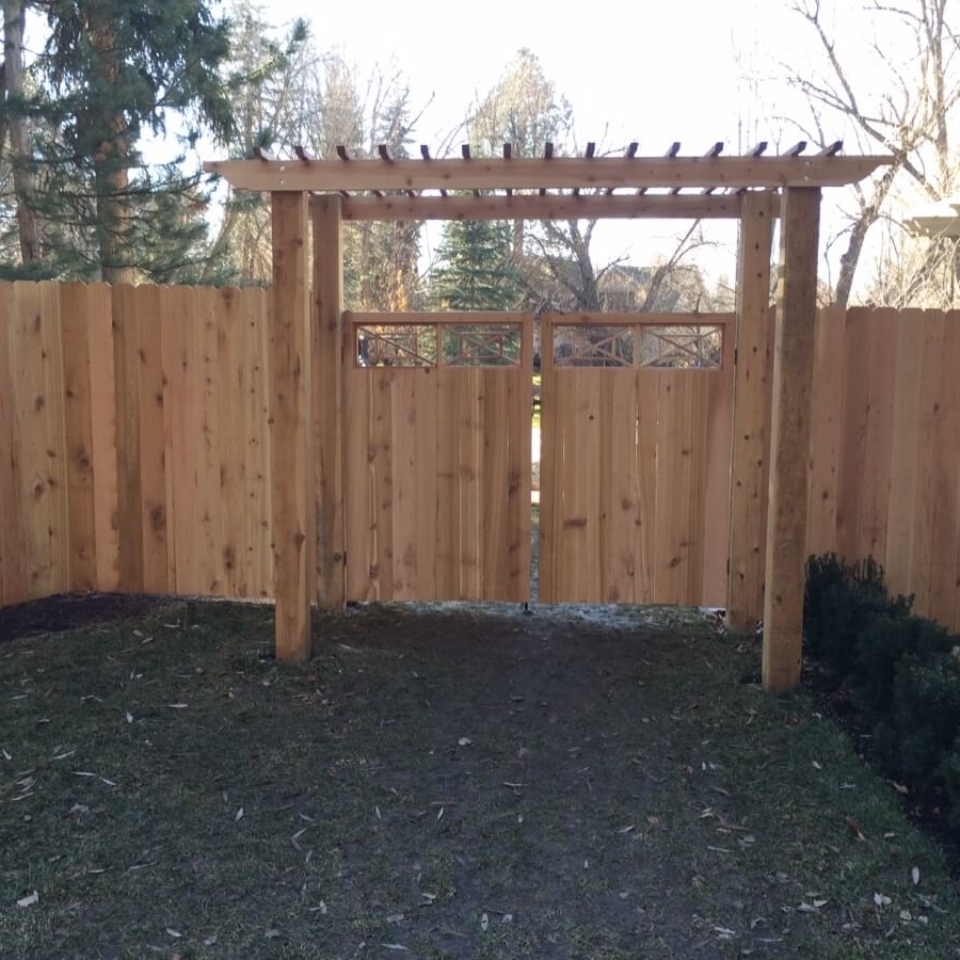 Outback Fencing Decorating Your Vinyl Fence for the Holidays
